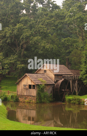 Blue Ridge Parkway, VA, USA. Visitors along the parkway in a beautiful ...