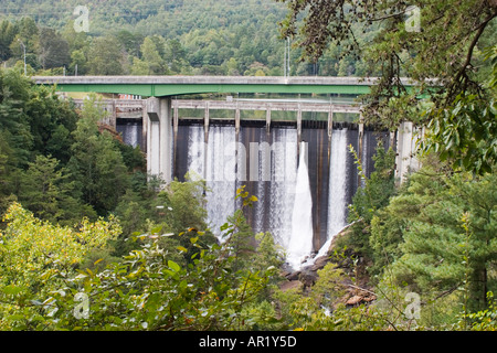 Hydro-electric dam on Tallulah River at Tallulah Gorge in north Georgia ...