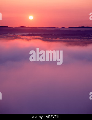 Beginning of sunrise over the river Stock Photo - Alamy