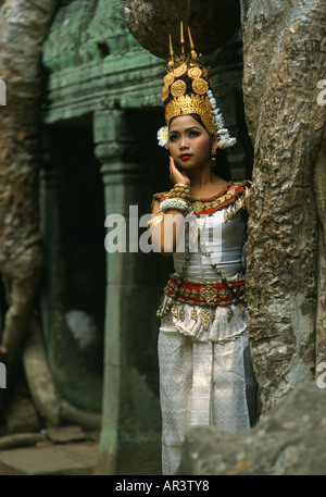Temple dancer, Ta Prom temple Stock Photo - Alamy