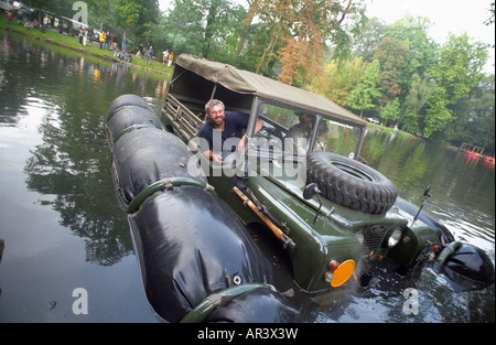 Historic 1963 APGP amphibious Land Rover with flotation bags swimming ...
