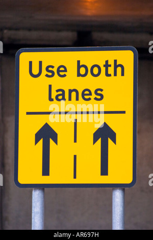 Use all lanes road sign Stock Photo - Alamy
