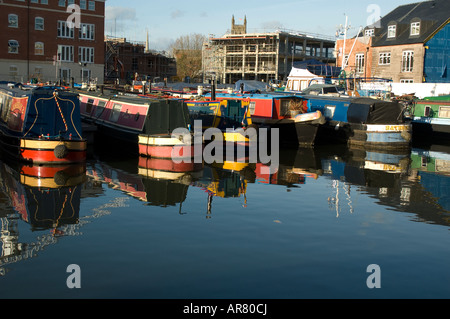Narrow boats moored in Diglis Waterside and Marina in Worcester, UK ...