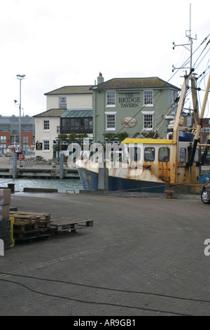 The bridge public house at Camber Quay in old Portsmouth, Hampshire ...