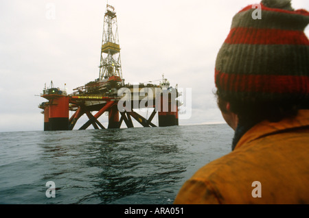 MASSIVE NORTH SEA OIL RIG WEST PHOENIX PANAMA ANCHORED IN THE Stock ...