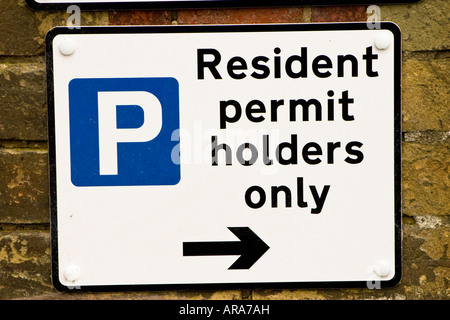 Resident permit holders only traffic sign, England, UK Stock Photo - Alamy