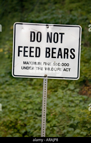 Do not feed bears warning sign on roadside northern Vancouver island ...