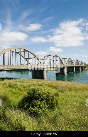Balclutha Bridge - concrete bridge over the river Clutha - Otago, New ...