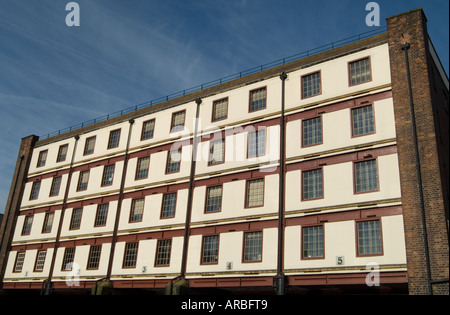 The Straddle warehouse, Victoria Quays in Sheffield, England UK, canal ...