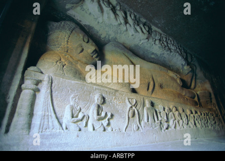 Sleeping Buddha statue. Cave 26 A colossal reclining Buddha. Ajanta ...