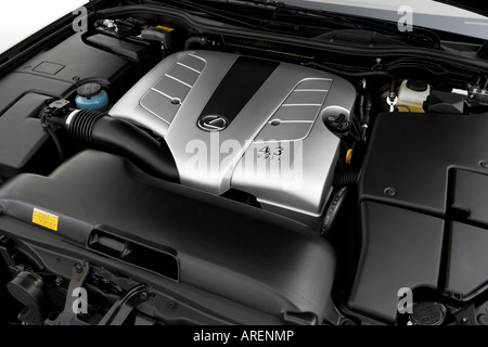 2006 Lexus LS 430 in Brown - Drivers Side Profile Stock Photo - Alamy