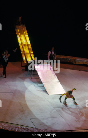 skating performing chimp chimpanzee Stock Photo - Alamy
