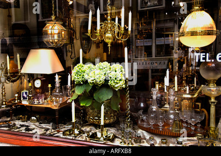 Amsterdam antique shops Nieuwe Spiegelstraat near Rijksmuseum Spiegelkwartier Stock Photo - Alamy