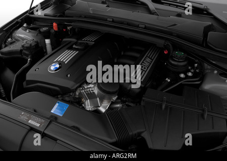 2007 BMW 3-series 328i in Gray - Engine Stock Photo: 16049314 - Alamy
