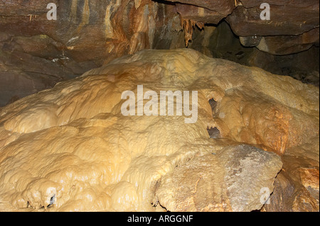 A flowstone formation or cave formation of calcium carbonate in Jewel ...