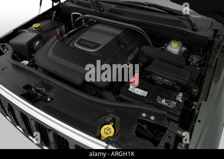 2007 Jeep Commander Limited in Green - Dashboard, center console Stock ...