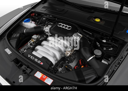 2007 Audi S6 in Black - Gear shifter/center console Stock Photo - Alamy