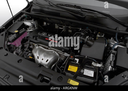 2007 Toyota RAV4 in Silver - Front angle view Stock Photo - Alamy