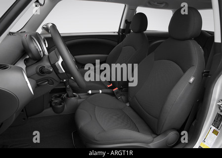 2007 MINI Cooper S in Silver - Dashboard, center console, gear Stock ...