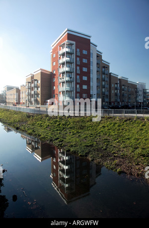 The River Ravensbourn at the Sundermead Estate, Lewisham Stock Photo ...