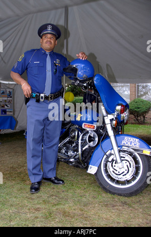 Michigan State Police participate with motorcycle policeman at Michigan ...