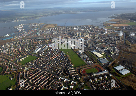aerial photograph of grangemouth refinery and town Stock Photo - Alamy