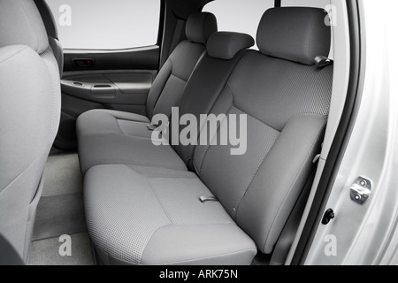 2008 Toyota Tacoma PreRunner in Silver - Dashboard, center console ...