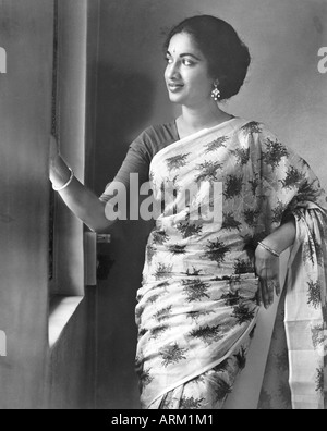 1940's Indian women in full Purdahs- Purdah meaning curtain or veil ...