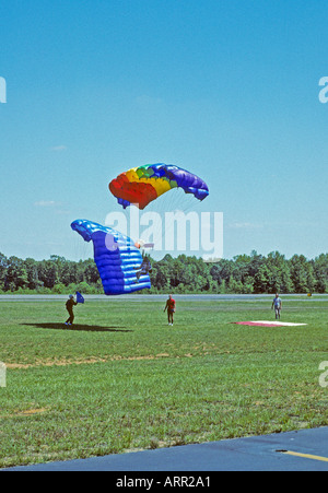 Parachutes about to land Stock Photo - Alamy