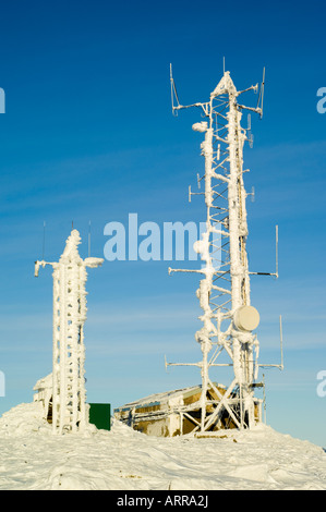 Frosty radio tower on a winter morning Stock Photo - Alamy