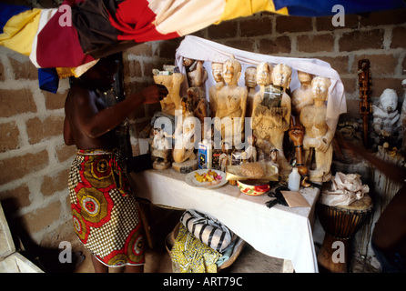 A Mami Wata altar in Benin Water Goddess Ein Mami Wata Altar in Benin ...