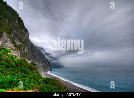 Clouds at Ching Shui Cliff along SuHua Coast Highway, East Coast, Hua ...