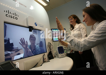 Cisco telecare booth launched at the Scottish Centre for Telehealth at ...