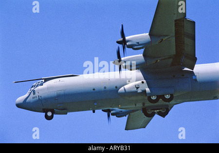 New Lockheed C-130 propeller blades, in black and white Stock Photo - Alamy