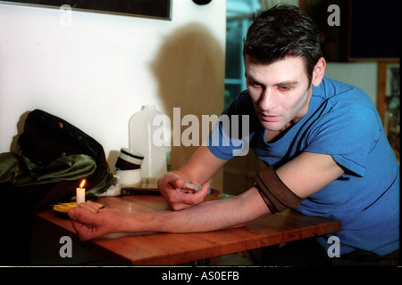 Heroin addict to injecting Stock Photo: 1576697 - Alamy
