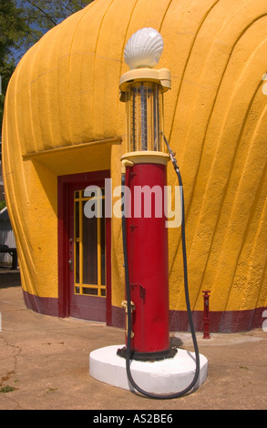 Historic Shell Shaped Shell Service Station in Winston-Salem NC USA ...