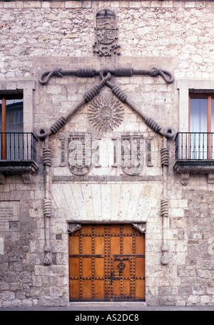 Casa del / Cordón house façade and entrance (renaissance) (Sant James ...