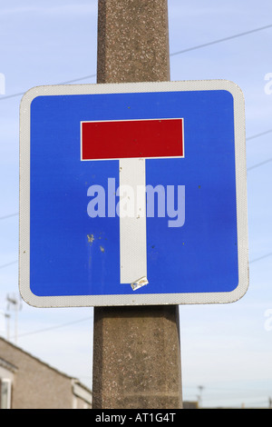 Dead end signs are posted at a street corner Stock Photo - Alamy