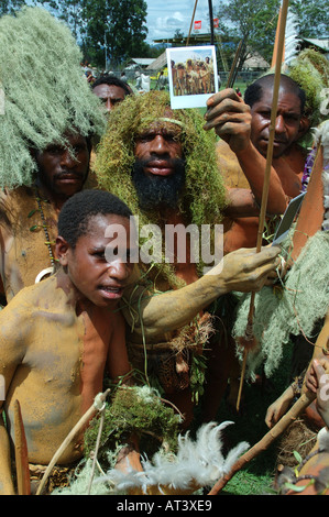 Chief head man leader of the Moss man tribe Goroka show PNG and ...