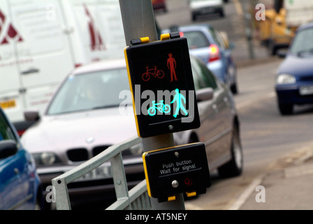 Toucan Pedestrian crossing on busy town road Stock Photo - Alamy