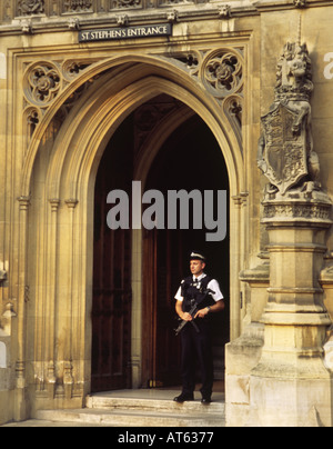 Armed Police Guard Houses of Parliament, Parliament Square, Westminster ...