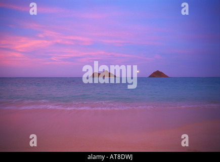 Moonrise at Lanikai beach with Moku Lua islands, Oahu Stock Photo - Alamy