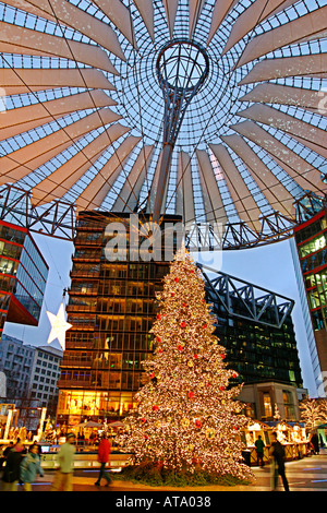 Germany, Berlin, Potsdamer Platz, Atrium shopping centre Stock Photo ...