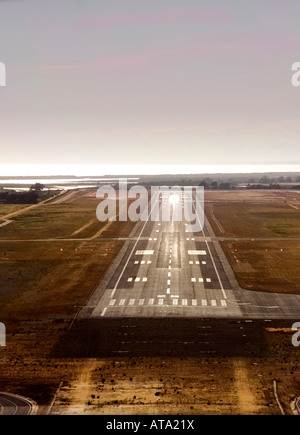 Final Approach, Runway 28, Faro Stock Photo - Alamy