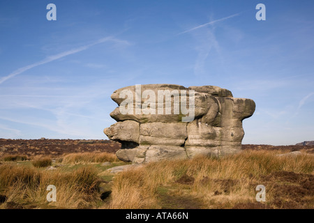 Gritstone rock formation, Baslow Edge, Peak District, Derbyshire ...