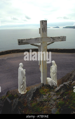 cross at Slea Head on Dingle Peninsula in Ireland Stock Photo - Alamy