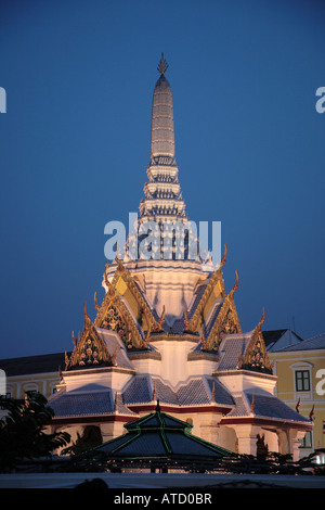 Thailand: Lak Meuang (City Pillar shrine) and the Chao Por Kud Phong ...
