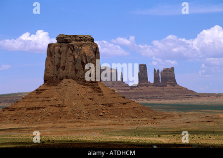 AZ Monument Valley Elephant Butte Arizona desert rock formations Old ...