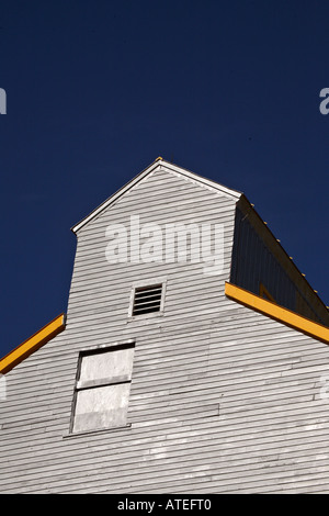 Tuxford grain elevator in scenic Saskatchewan Canada Stock Photo - Alamy