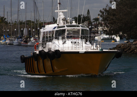 COAST GUARD PILOT BOAT MOOLOOLABA HARBOUR QUEENSLAND AUSTRALIA Stock ...